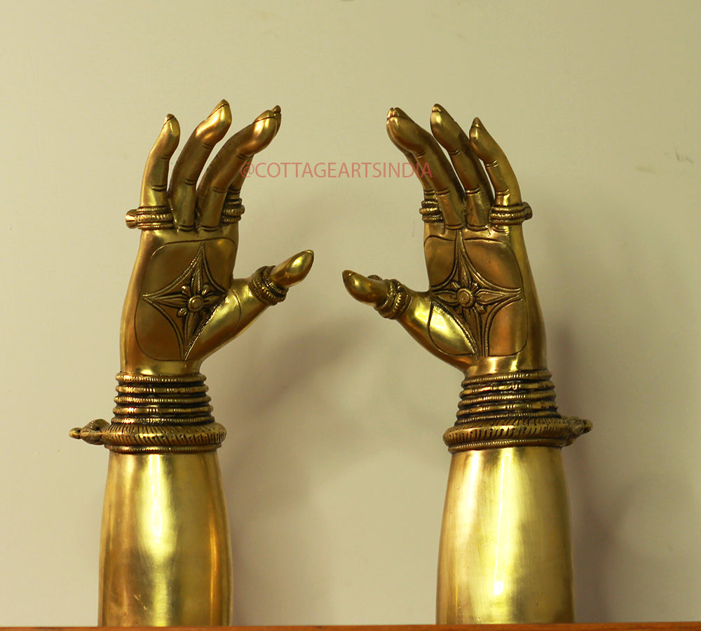 Handcrafted Brass Women’s Hands Sculpture | Artistic Brass Table Décor ...